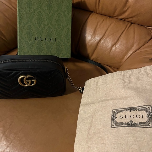 Gucci | Bags | Gucci Gg Marmont Small Shoulder Bag In Black Leather ...